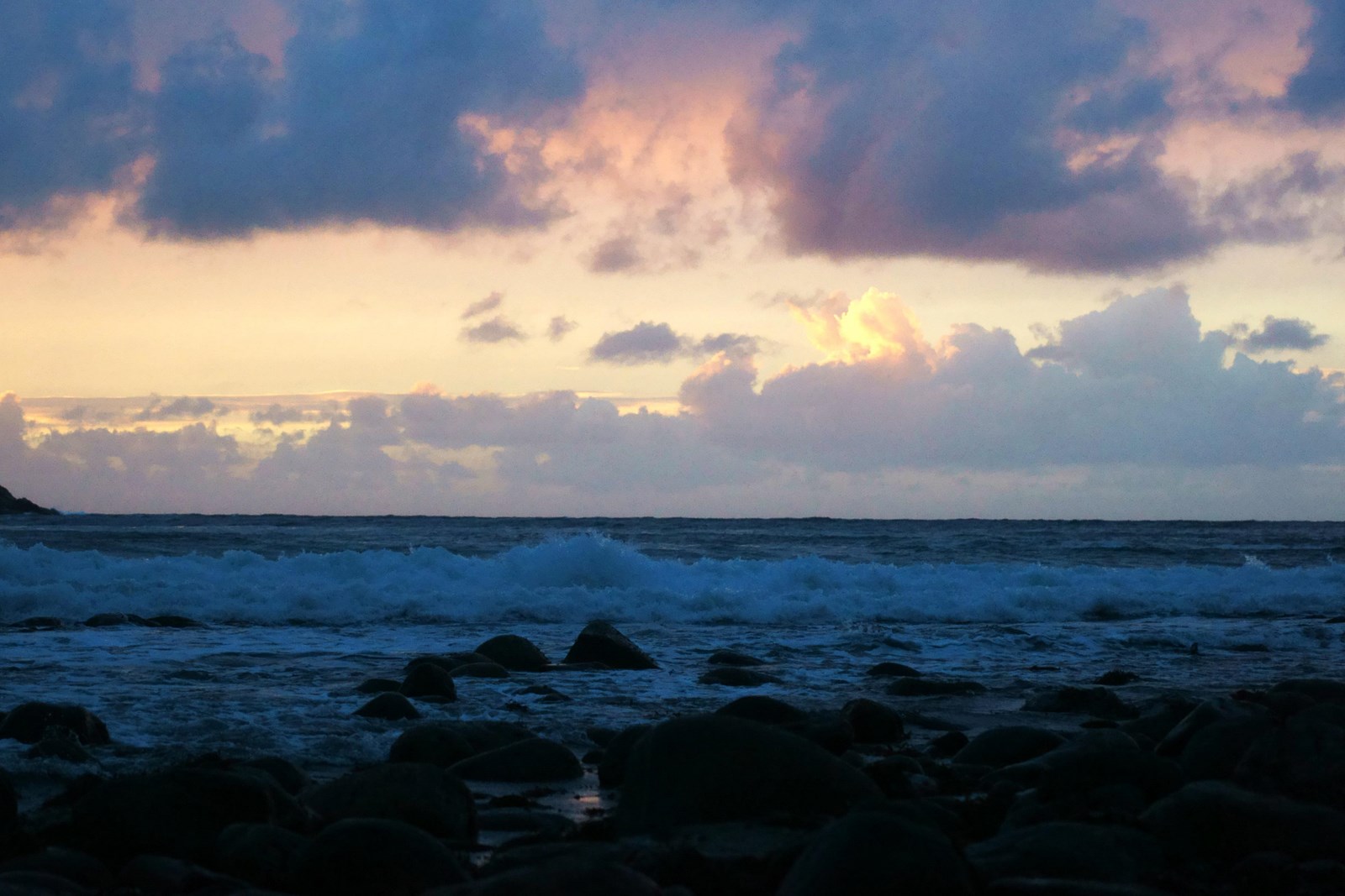 Surfing in Hoddevika day 1